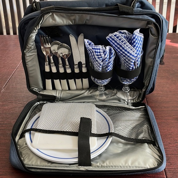 Dining | 2 Person Picnic Set With Cooler | Poshmark